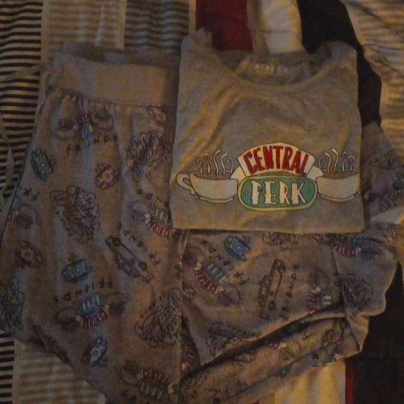 FRIENDS | Intimates & Sleepwear | Pajama Set | Poshmark